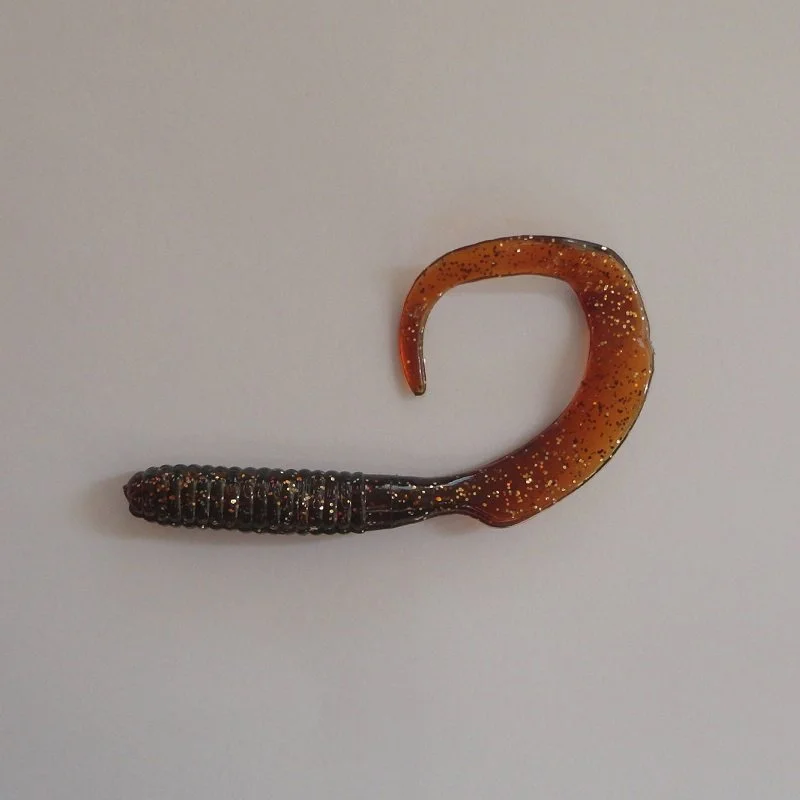 Curlytail 15cm Motoroil Silverglitter - Outlaw Baits | Jigg.se | Jigg.se