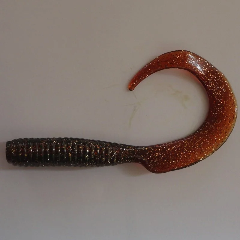 Curlytail 20cm Motoroil Silverglitter - Outlaw Baits | Jigg.se | Jigg.se